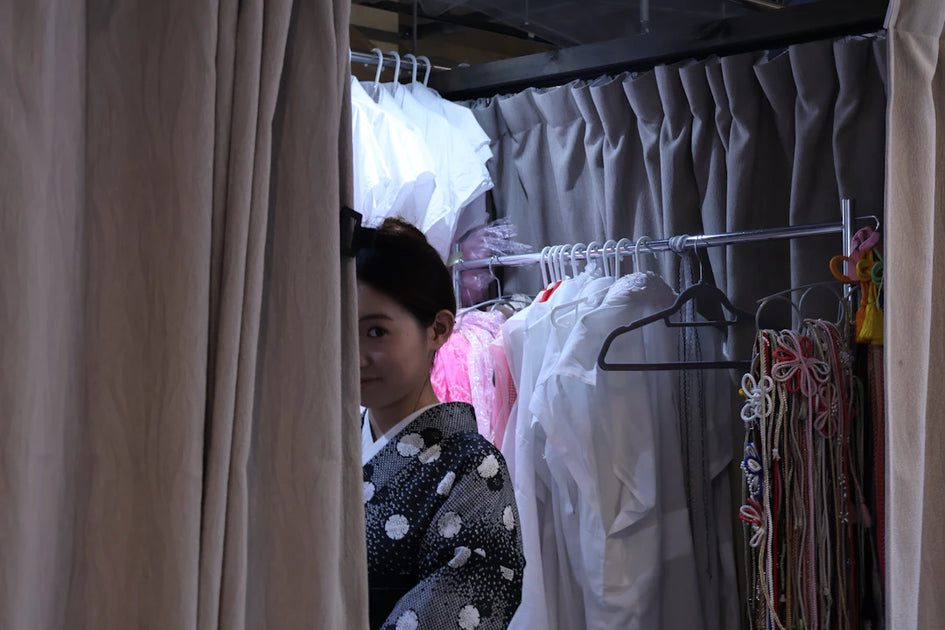 Travel in Style: Mastering Your Kimono Robe Packing – KimonoXO